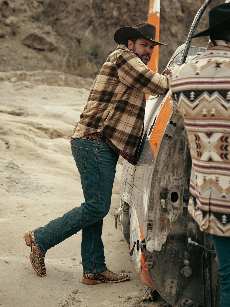 A4499 - MEN'S EMBROIDERY LAMB SHAFT GENUINE BROWN PYTHON VAMP WIDE SQU ...